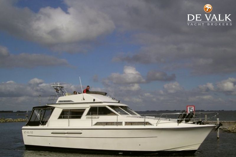 PRINCESS 38 motor yacht for sale | De Valk Yacht broker