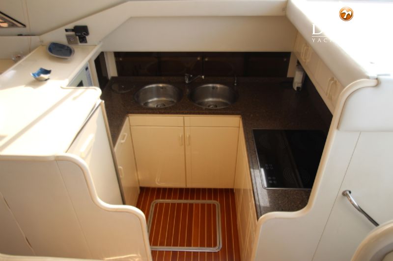 PRINCESS 48 FLYBRIDGE motor yacht for sale | De Valk Yacht Brokers