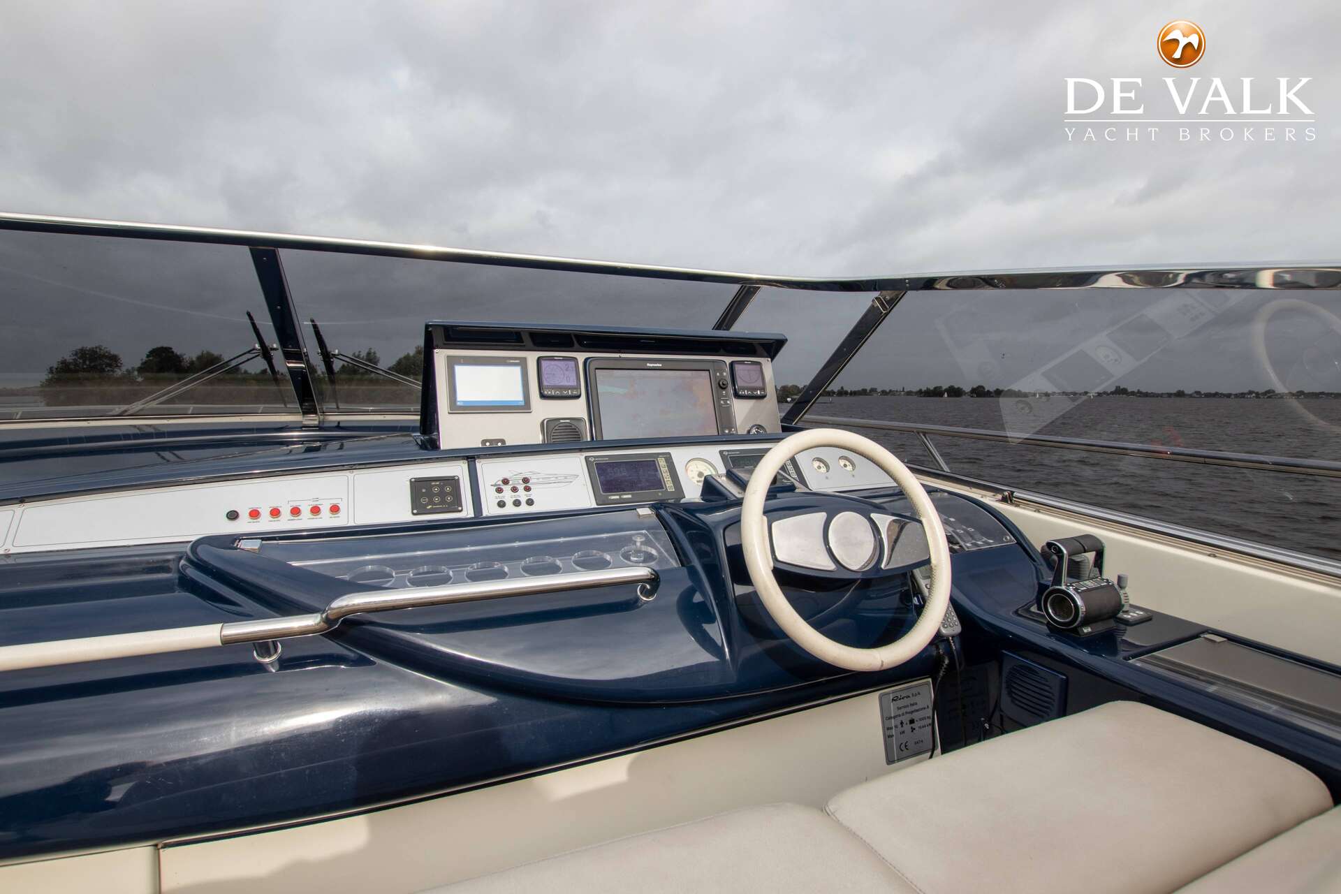 RIVA 59 MERCURIUS SUPER motor yacht for sale | De Valk Yacht broker