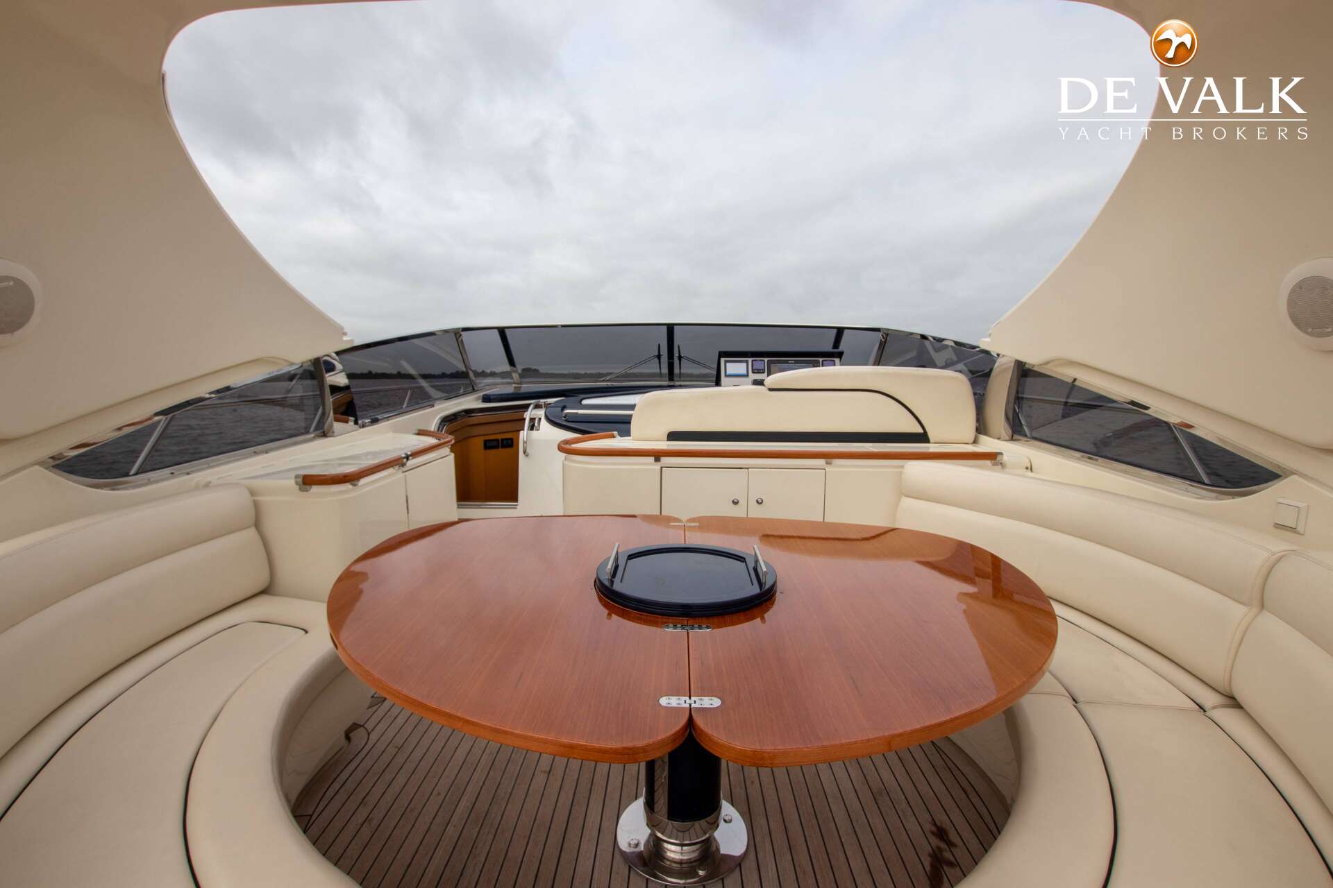 RIVA 59 MERCURIUS SUPER motor yacht for sale | De Valk Yacht broker