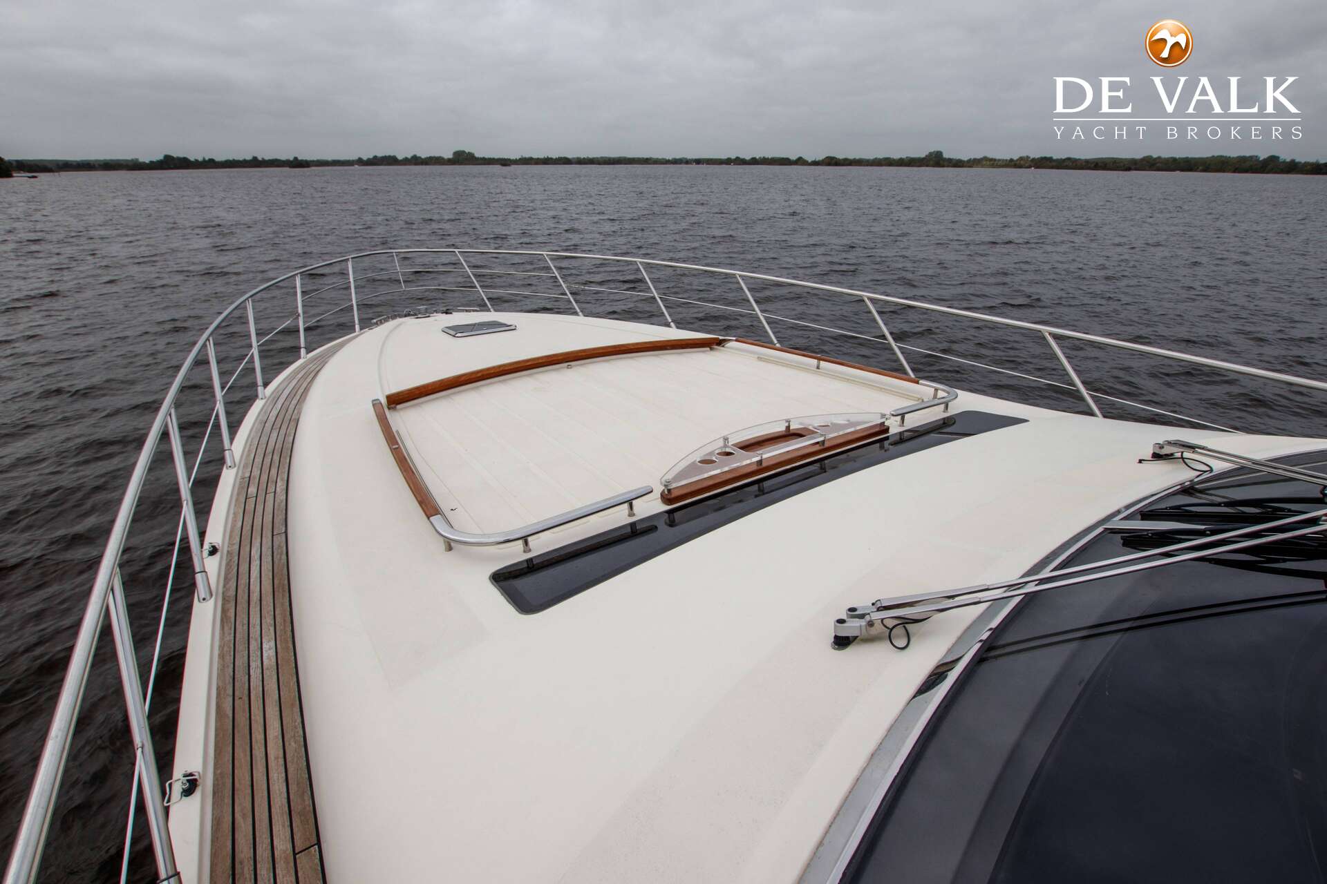 RIVA 59 MERCURIUS SUPER motor yacht for sale | De Valk Yacht broker