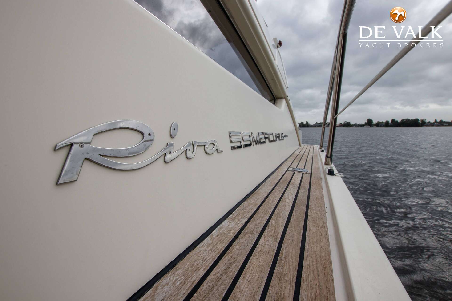 RIVA 59 MERCURIUS SUPER motor yacht for sale | De Valk Yacht broker
