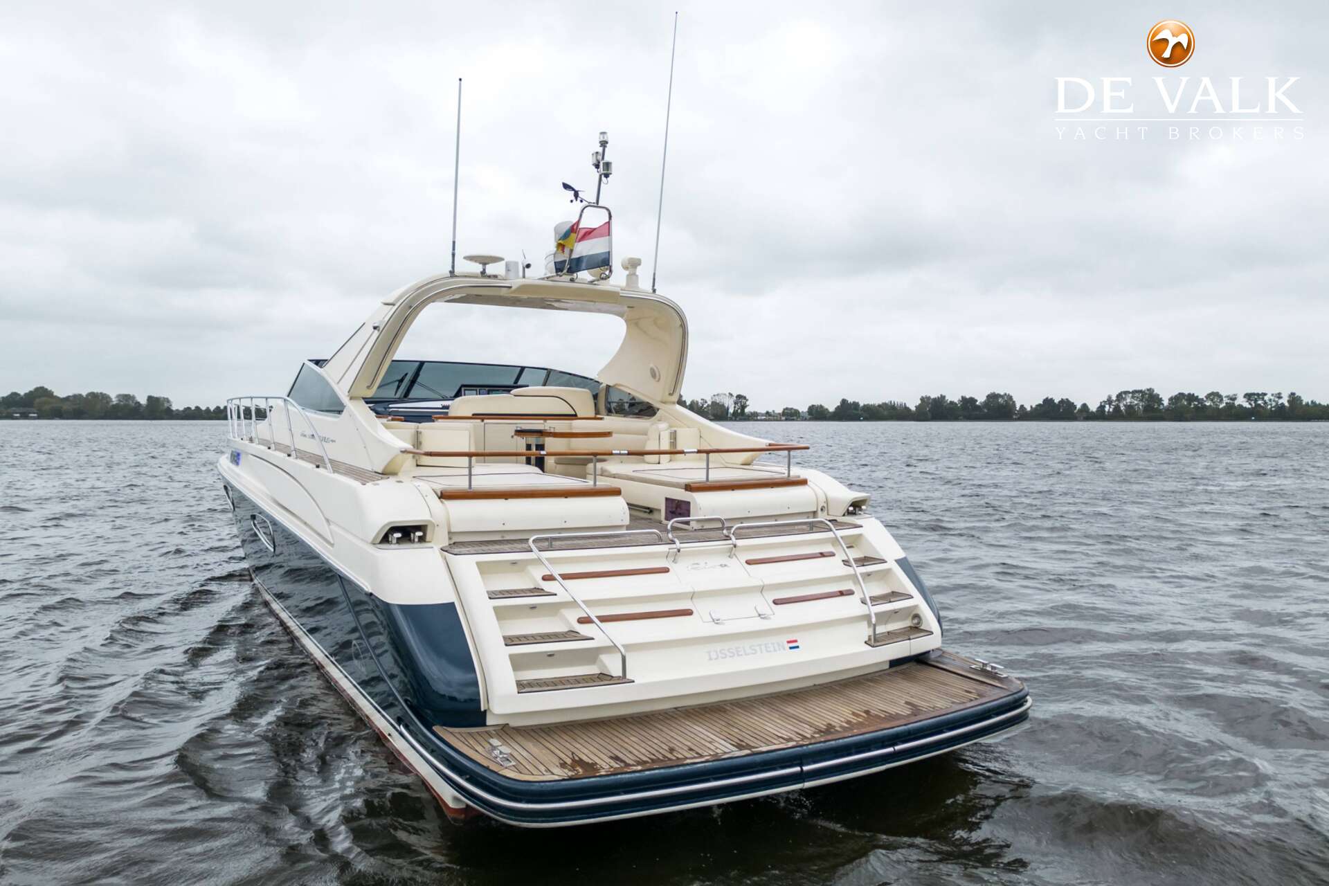 RIVA 59 MERCURIUS SUPER motor yacht for sale | De Valk Yacht broker