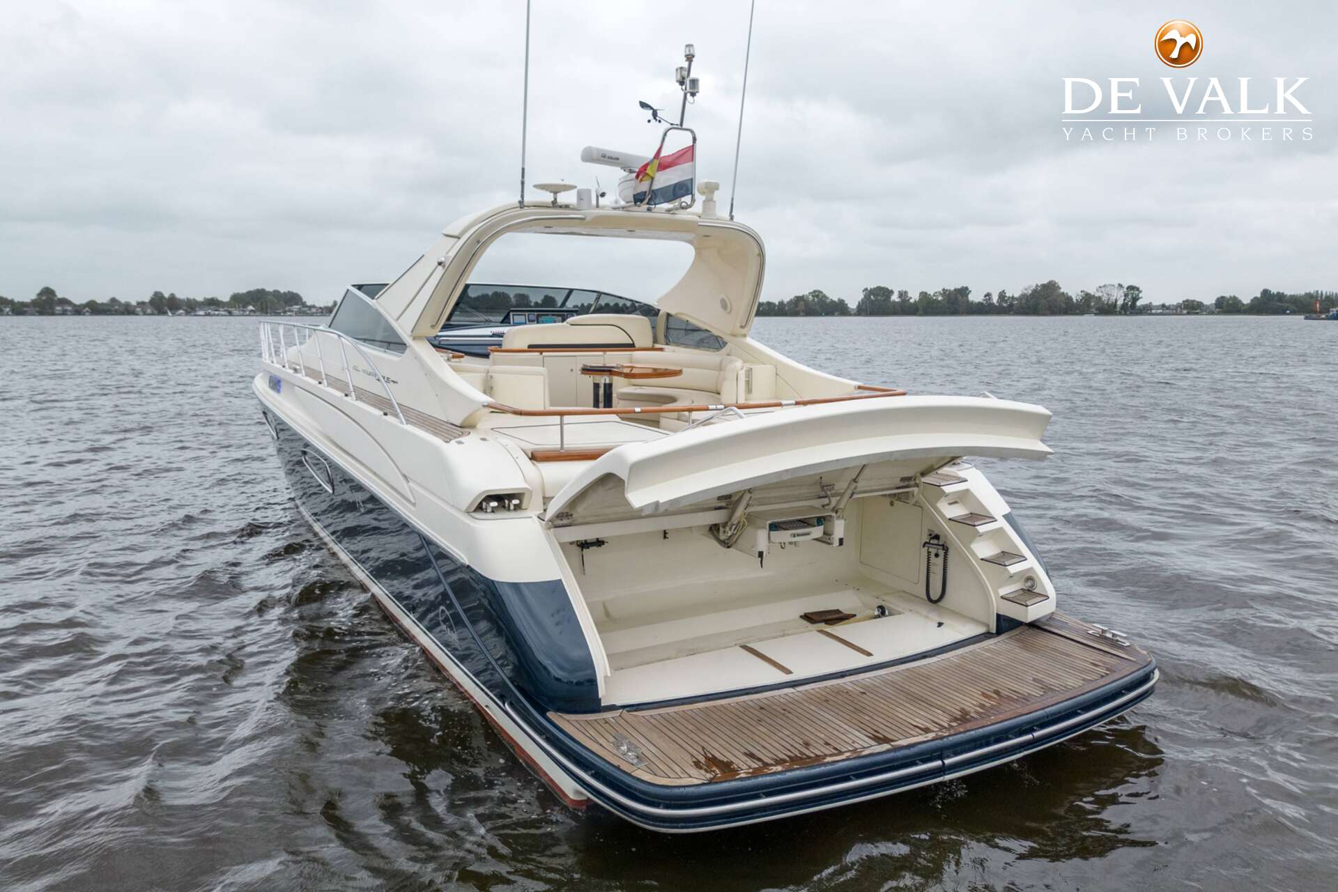 RIVA 59 MERCURIUS SUPER motor yacht for sale | De Valk Yacht broker