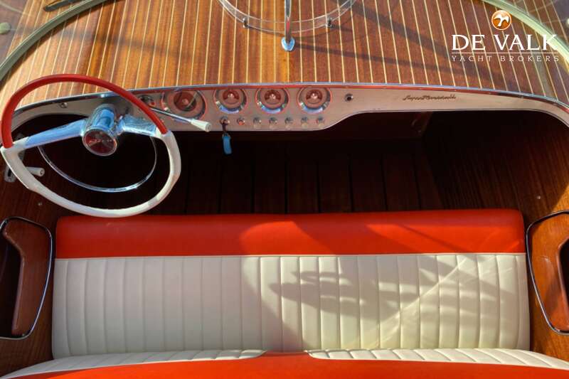 RIVA SUPER FLORIDA motor yacht for sale | De Valk Yacht broker