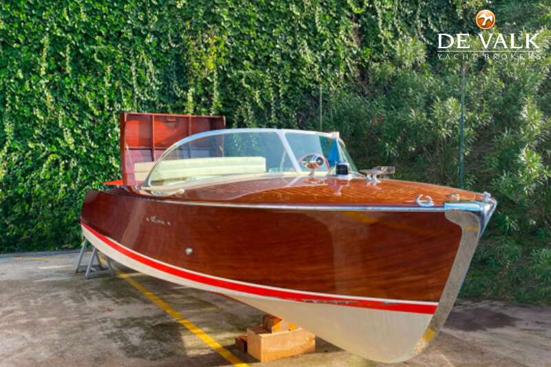 RIVA SUPER FLORIDA motor yacht for sale | De Valk Yacht broker