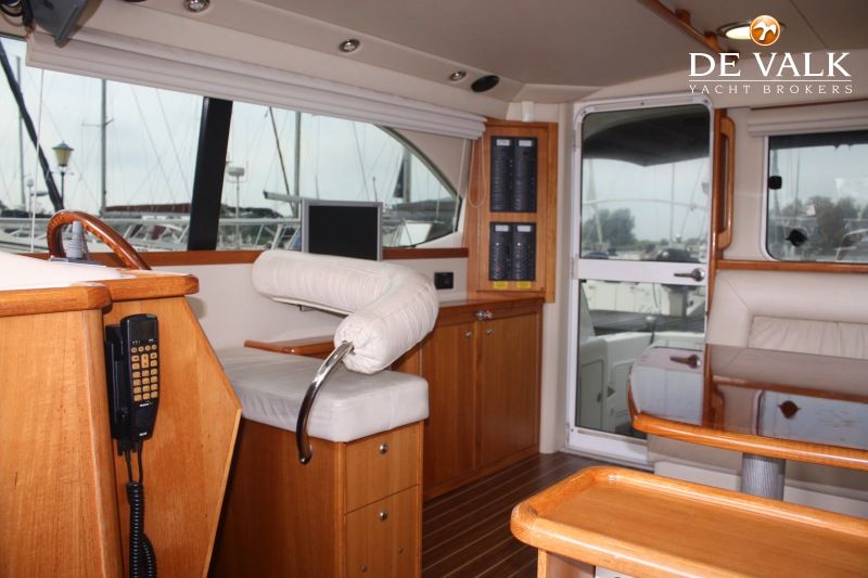 RIVIERA 37 FLYBRIDGE motor yacht for sale | De Valk Yacht Brokers
