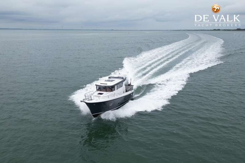 SARGO 33 EXPLORER motor yacht for sale | De Valk Yacht broker