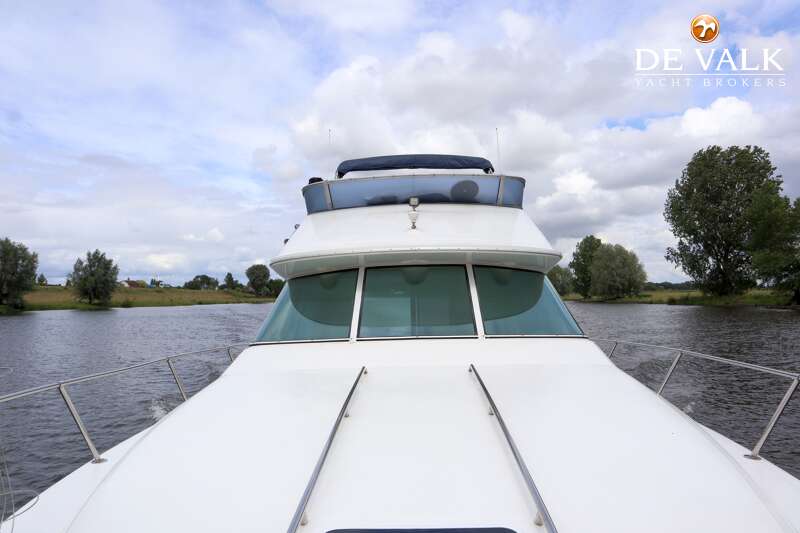 SEA RAY 370 SEDAN BRIDGE motor yacht for sale | De Valk Yacht broker