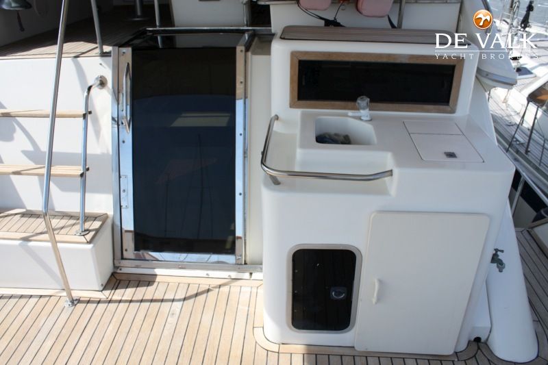 SEA RAY 380 AC motorjacht te koop | De Valk Yacht Brokers