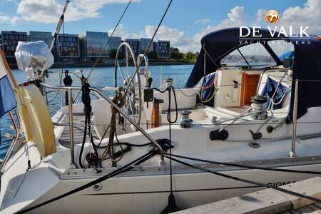SIGMA 362 sailing yacht for sale | De Valk Yacht broker
