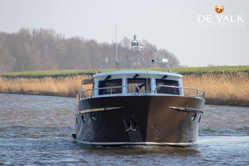 STEELER NG40 motor yacht for sale | De Valk Yacht broker