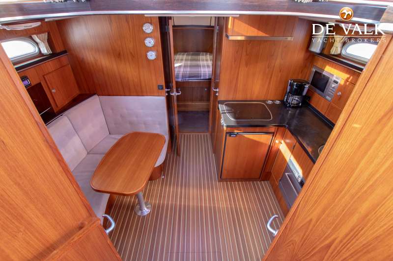 STEELER NG40 motor yacht for sale | De Valk Yacht broker