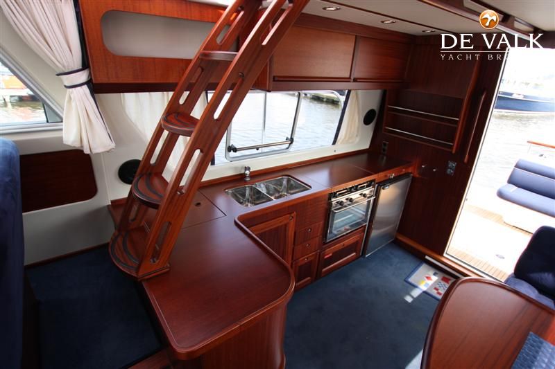 STOREBRO 410 COMMANDER motor yacht for sale | De Valk Yacht Brokers