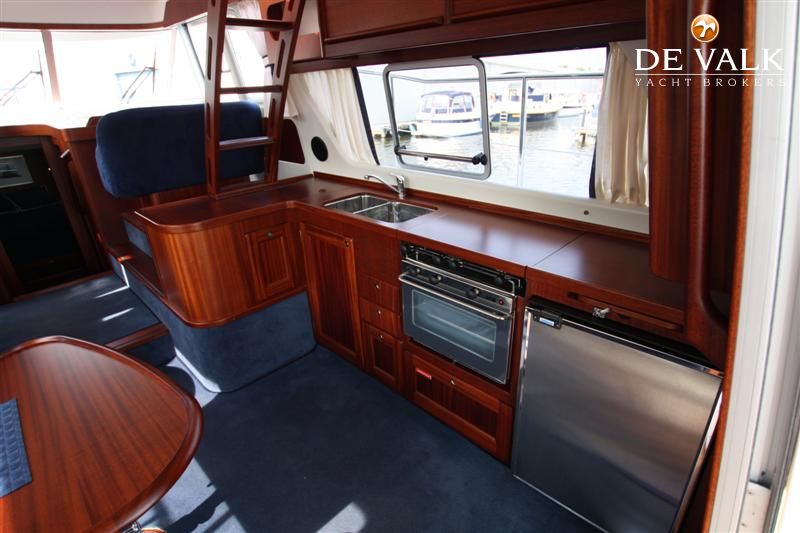 STOREBRO 410 COMMANDER motor yacht for sale | De Valk Yacht Brokers