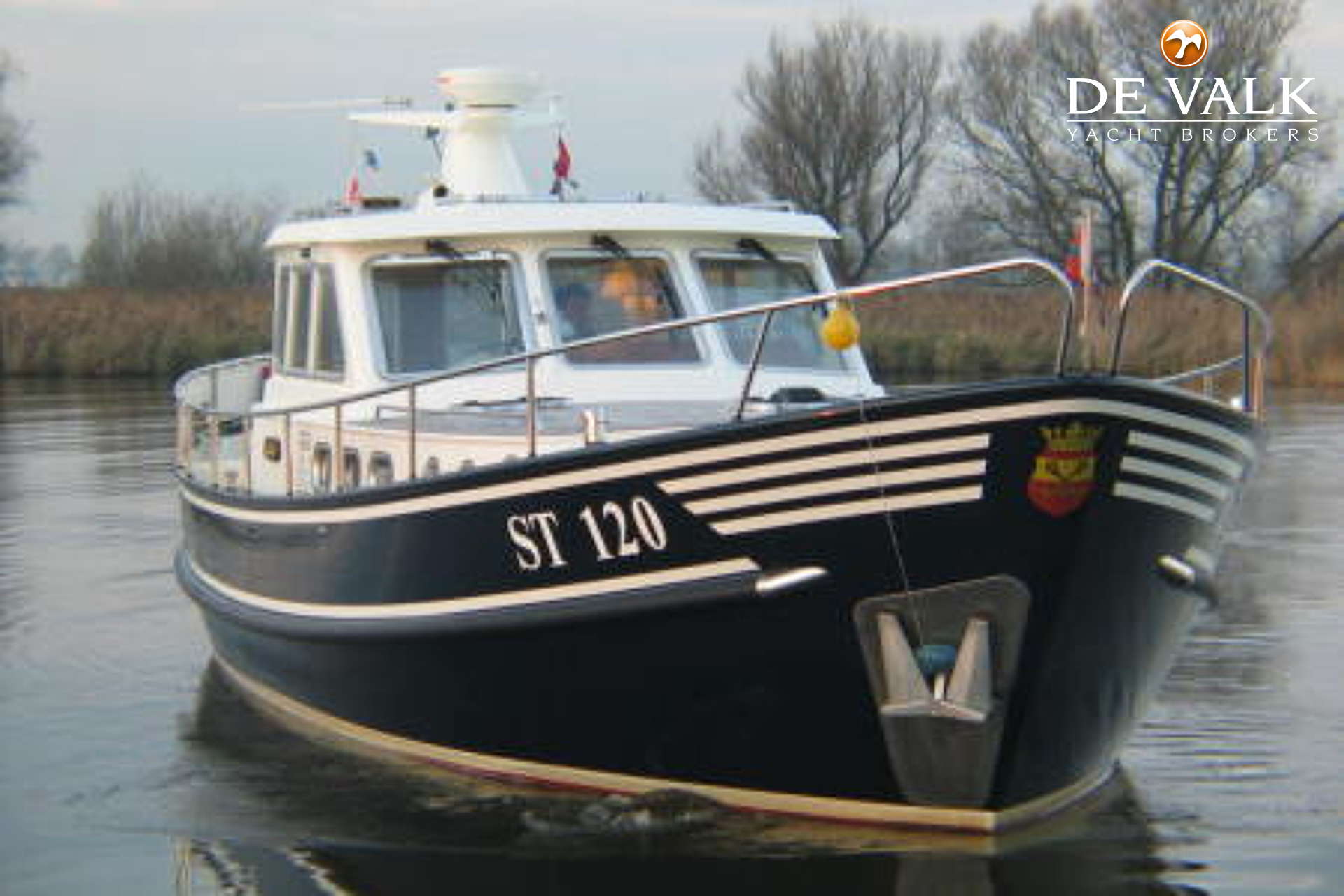 STURIËR 400 OC motor yacht for sale | De Valk Yacht Brokers