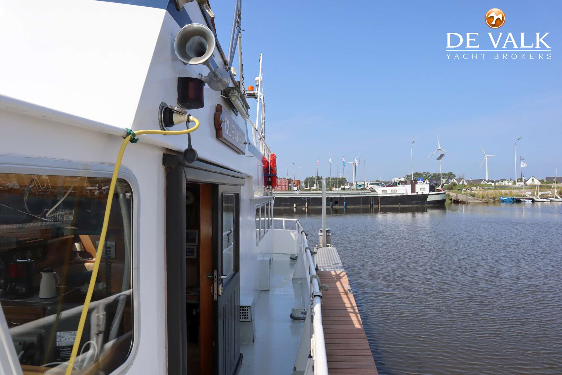 SUCCES BALTIC 42 motor yacht for sale | De Valk Yacht broker