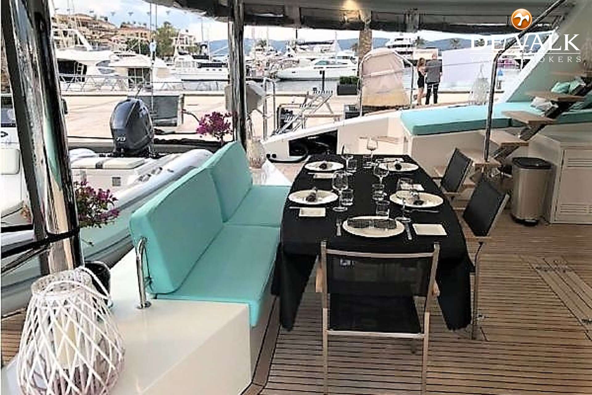 SUNREEF 74 sailing yacht for sale | De Valk Yacht broker