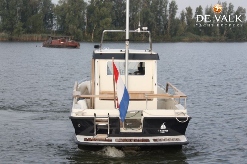 TARGA 23.1 motor yacht for sale | De Valk Yacht Brokers