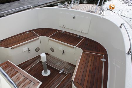 TARGA 23.1 motor yacht for sale | De Valk Yacht broker