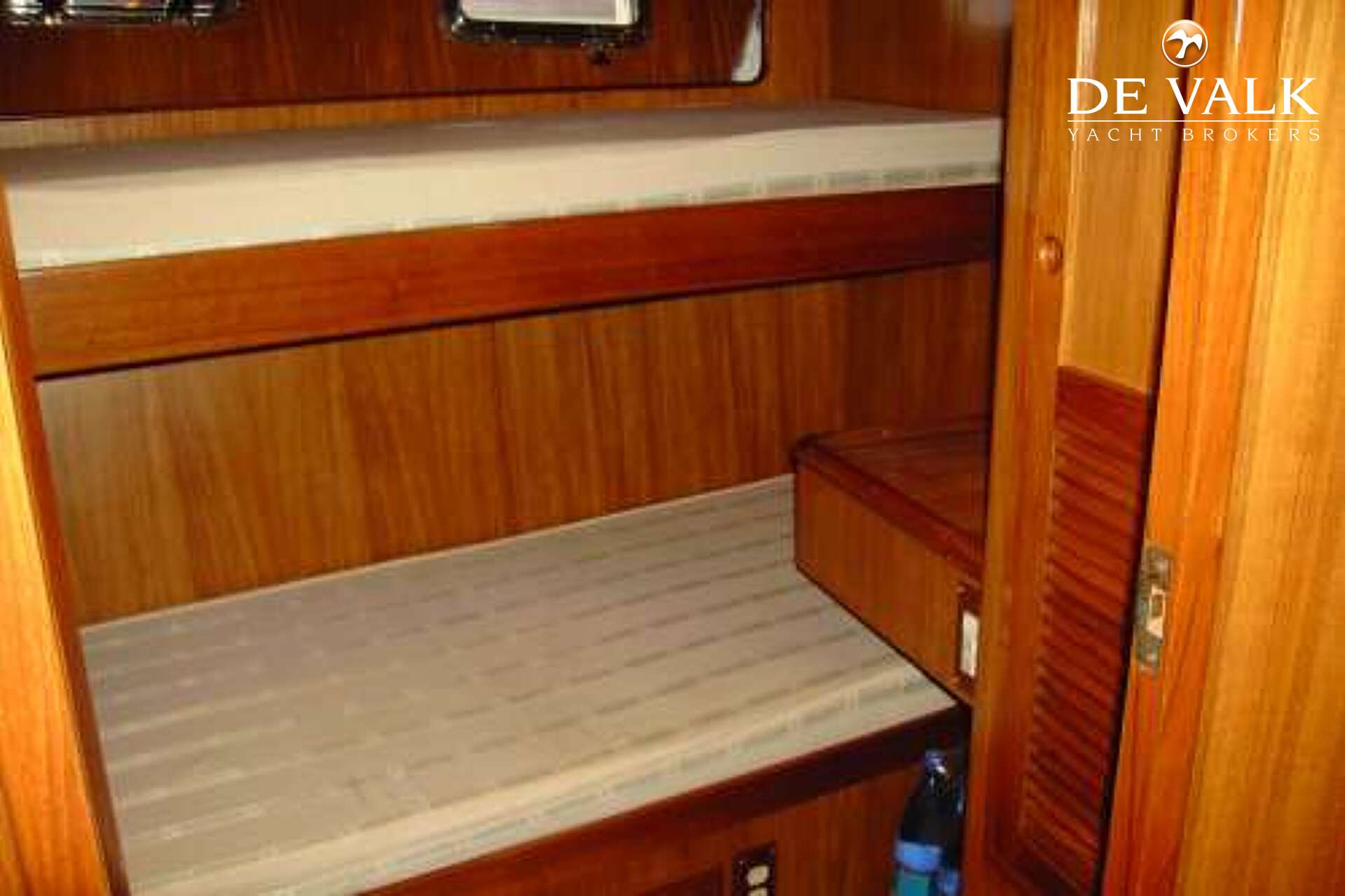 TRADER 65 motor yacht for sale | De Valk Yacht broker