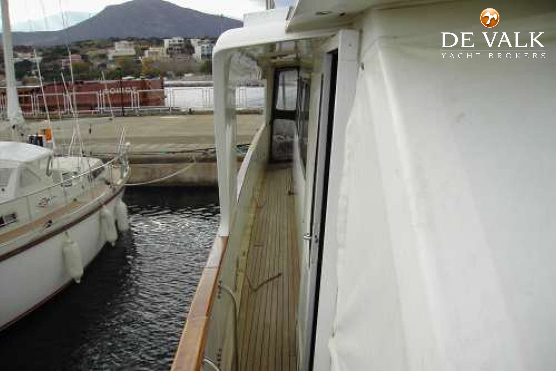 TRADER 65 motor yacht for sale | De Valk Yacht broker