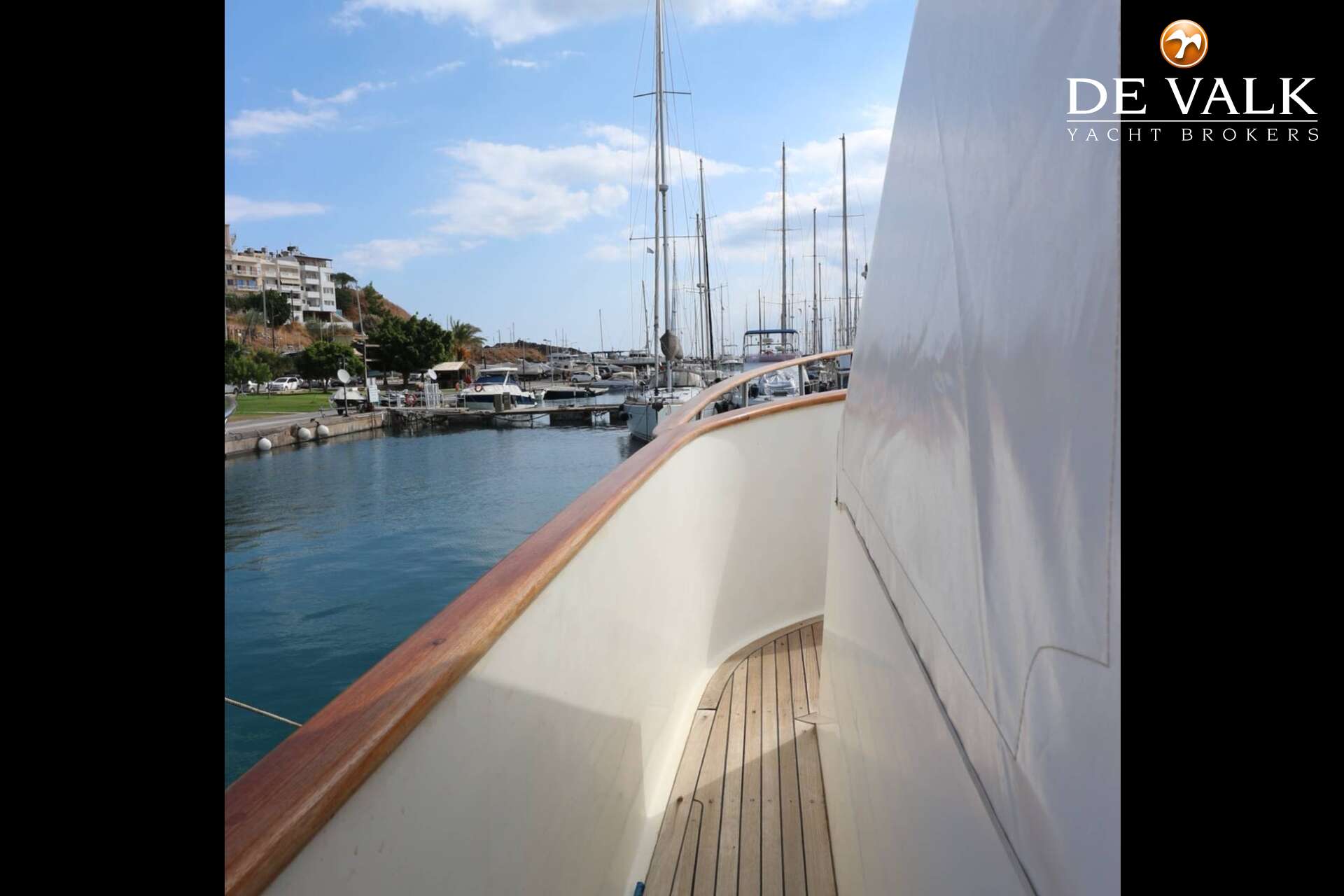 TRADER 65 motor yacht for sale | De Valk Yacht broker