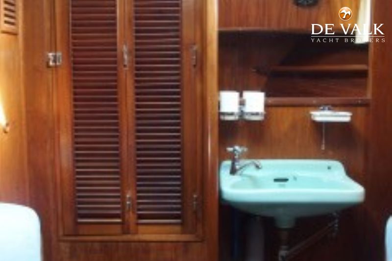 TRAWLER AQUILA QUEEN 35 motor yacht for sale | De Valk Yacht Brokers