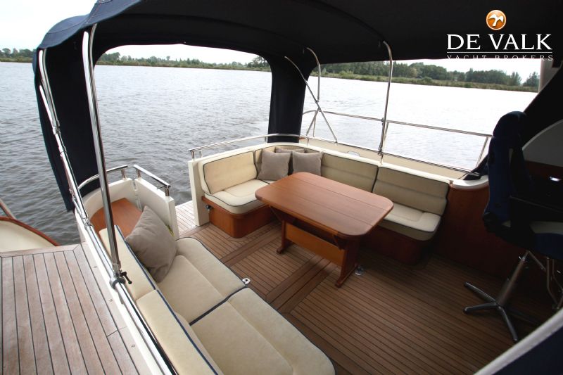 TRYVIA 1250 CABRIO motor yacht for sale | De Valk Yacht Brokers