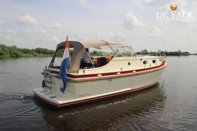 VEDETTE 9.30 CABRIO motor yacht for sale | De Valk Yacht broker