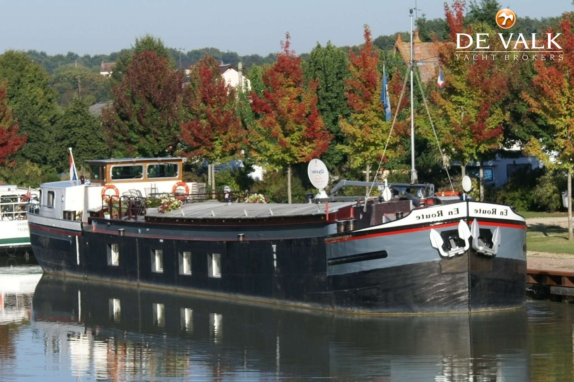 WOONBOOT SPITS PÉNICHES motorjacht te koop | De Valk Yacht Brokers